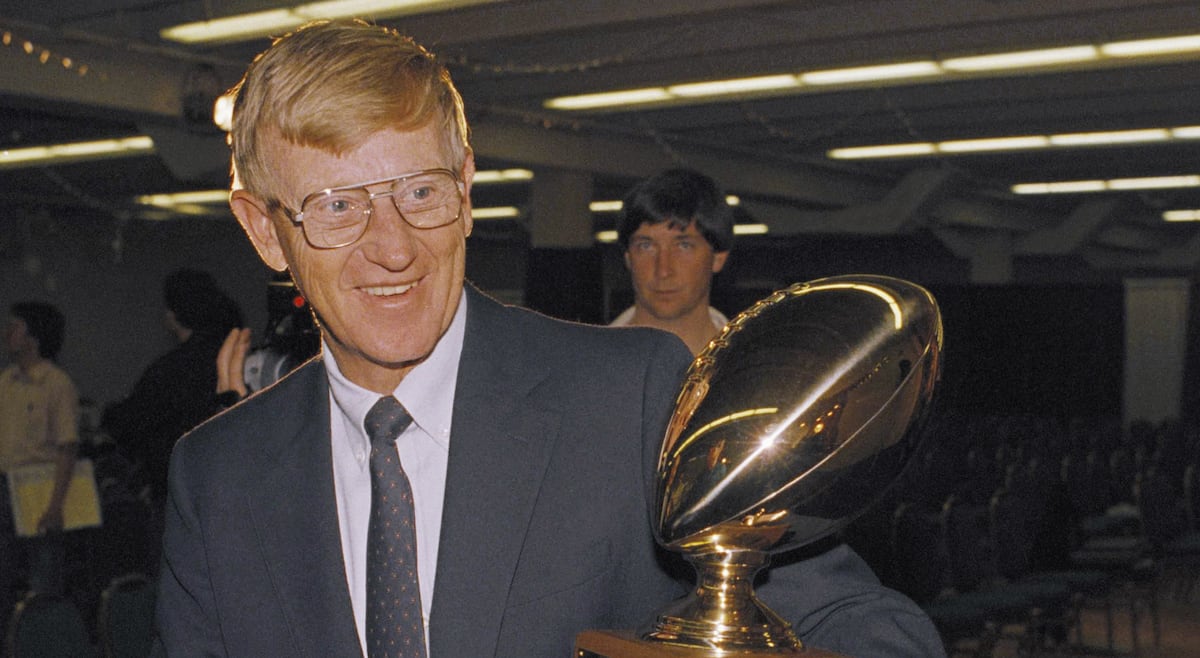 Former Notre Dame football coach Lou Holtz enters hospice care - BVM Sports