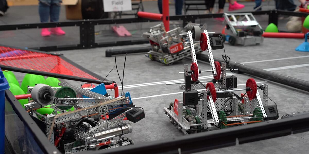 Plymouth High School hosts VEX Robotics Competition Plymouth High School hosts VEX Robotics Competition
